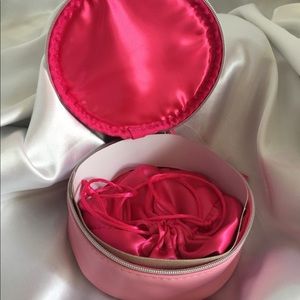 Ulta Beauty | Bags | Ulta 27 Limited Edition Pink Awareness Satin Bag ...